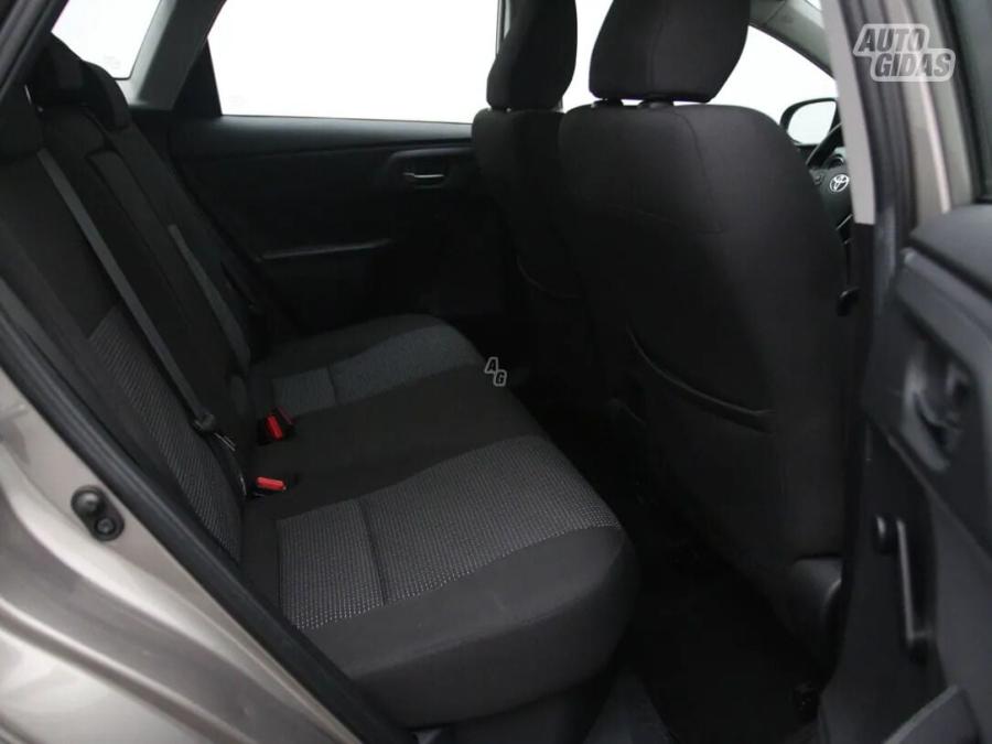 Brūns Toyota Auris 2014 Viļņa, ar dzinēja tilpumu 1.80 L un nobraukumu 178 tūkst. km par 10699 €, foto 16 vietnē AUTOMOTO.COM.LV