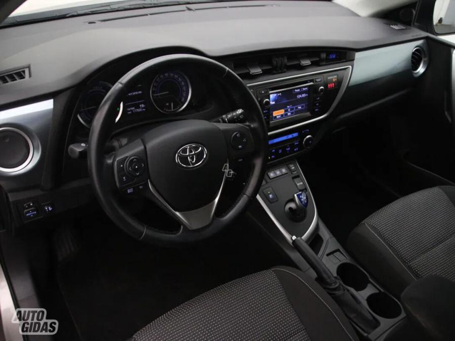 Brūns Toyota Auris 2014 Viļņa, ar dzinēja tilpumu 1.80 L un nobraukumu 178 tūkst. km par 10699 €, foto 17 vietnē AUTOMOTO.COM.LV