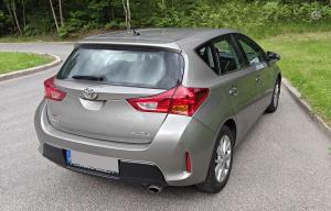Brown Toyota Auris 2014 in Vilnius, with an engine capacity of 1.60 L and mileage of 121 thousand km for 8500 €, photo 5 on AUTOMOTO.COM.LV