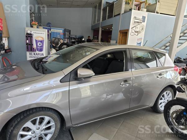 Brūns Toyota Auris 2014 Gulbene, ar dzinēja tilpumu 1.60 L un nobraukumu 256 tūkst. km par 4800 €, foto 2 vietnē AUTOMOTO.COM.LV