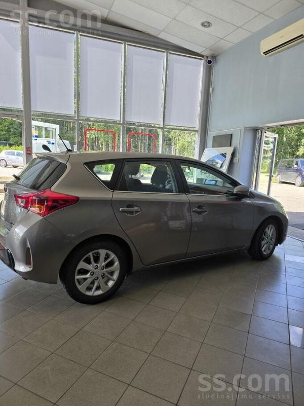 Brūns Toyota Auris 2014 Gulbene, ar dzinēja tilpumu 1.60 L un nobraukumu 256 tūkst. km par 4800 €, foto 5 vietnē AUTOMOTO.COM.LV