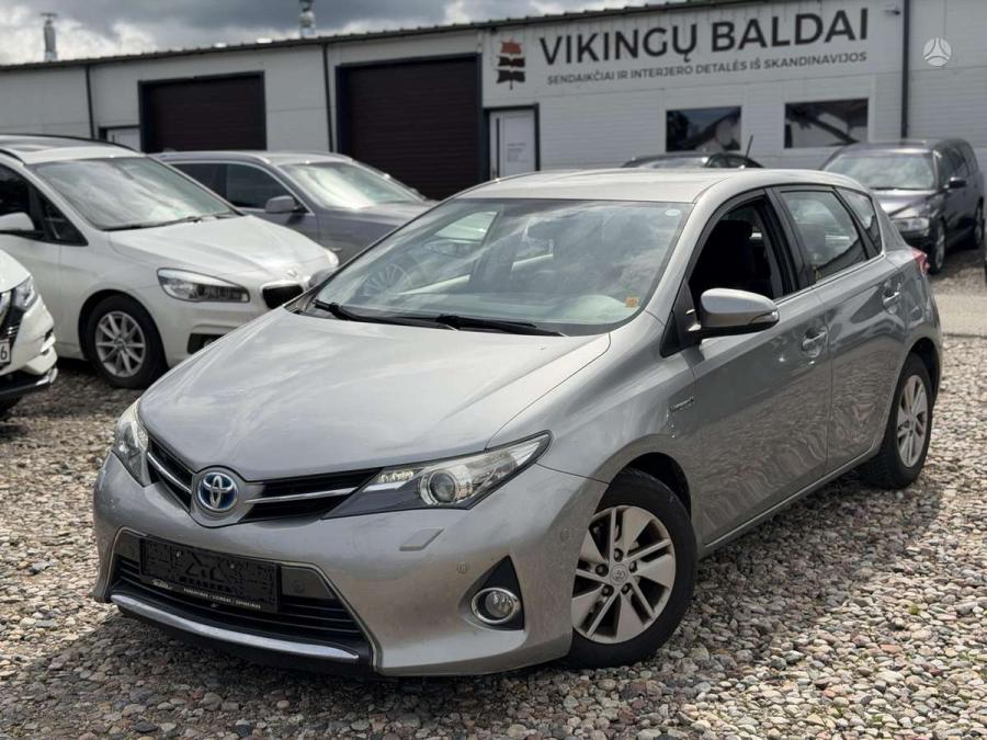 Brūns Toyota Auris 2014 Utena, ar dzinēja tilpumu 1.80 L un nobraukumu 247 tūkst. km par 7490 €, foto 4 vietnē AUTOMOTO.COM.LV
