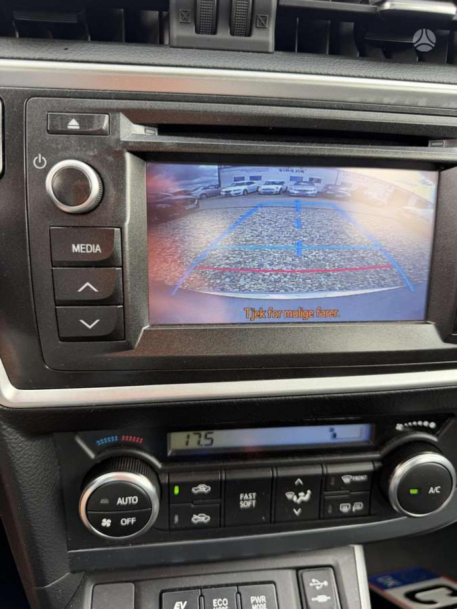 Brūns Toyota Auris 2014 Utena, ar dzinēja tilpumu 1.80 L un nobraukumu 247 tūkst. km par 7490 €, foto 13 vietnē AUTOMOTO.COM.LV