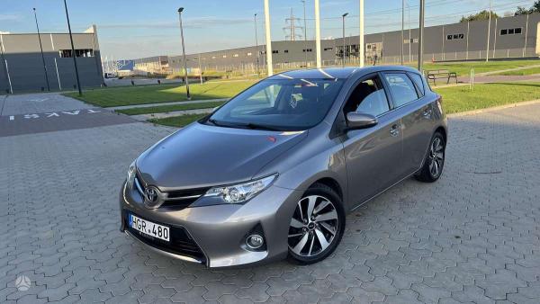 Brūns Toyota Auris 2014 Kauņa, ar dzinēja tilpumu 1.36 L un nobraukumu 283 tūkst. km par 4955 €, foto 3 vietnē AUTOMOTO.COM.LV