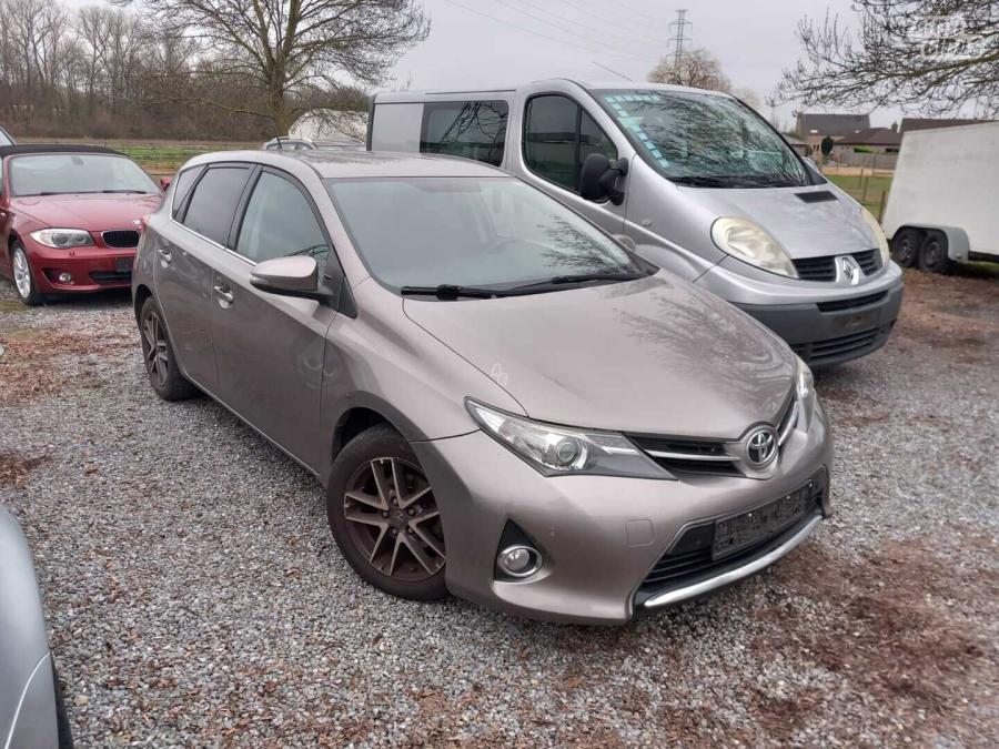 Brūns Toyota Auris 2015 Šauļi, ar dzinēja tilpumu 1.40 L un nobraukumu 245 tūkst. km par 4650 €, foto 2 vietnē AUTOMOTO.COM.LV
