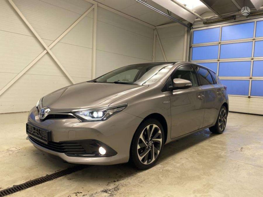 Brūns Toyota Auris 2015 Radviliškis, ar dzinēja tilpumu 1.80 L un nobraukumu 159 tūkst. km par 11750 €, foto 1 vietnē AUTOMOTO.COM.LV