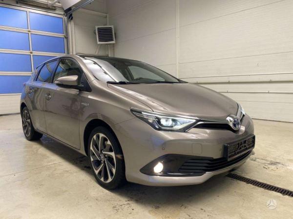 Brūns Toyota Auris 2015 Radviliškis, ar dzinēja tilpumu 1.80 L un nobraukumu 159 tūkst. km par 11750 €, foto 2 vietnē AUTOMOTO.COM.LV