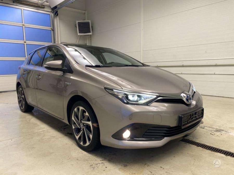 Brūns Toyota Auris 2015 Radviliškis, ar dzinēja tilpumu 1.80 L un nobraukumu 159 tūkst. km par 11750 €, foto 2 vietnē AUTOMOTO.COM.LV