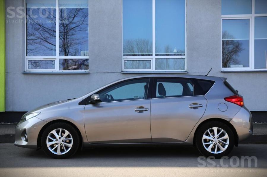 Brūns Toyota Auris 2015 Rīga, ar dzinēja tilpumu 1.60 L un nobraukumu 87 tūkst. km par 8495 €, foto 3 vietnē AUTOMOTO.COM.LV
