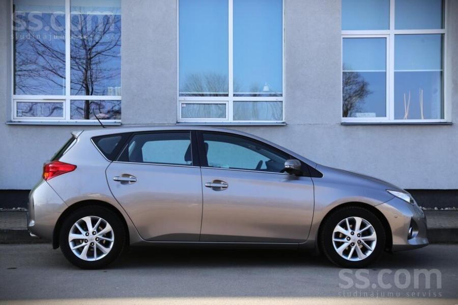 Brūns Toyota Auris 2015 Rīga, ar dzinēja tilpumu 1.60 L un nobraukumu 87 tūkst. km par 8495 €, foto 4 vietnē AUTOMOTO.COM.LV