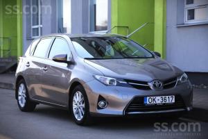 Brūns Toyota Auris 2015 Rīga, ar dzinēja tilpumu 1.60 L un nobraukumu 87 tūkst. km par 8495 €, foto 5 vietnē AUTOMOTO.COM.LV