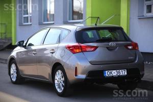 Brūns Toyota Auris 2015 Rīga, ar dzinēja tilpumu 1.60 L un nobraukumu 87 tūkst. km par 8495 €, foto 6 vietnē AUTOMOTO.COM.LV