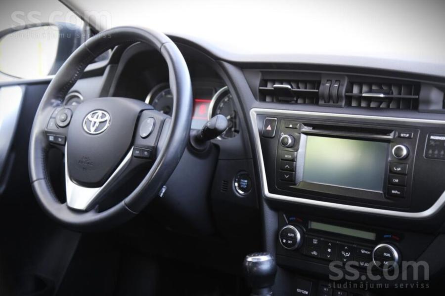 Brūns Toyota Auris 2015 Rīga, ar dzinēja tilpumu 1.60 L un nobraukumu 87 tūkst. km par 8495 €, foto 12 vietnē AUTOMOTO.COM.LV