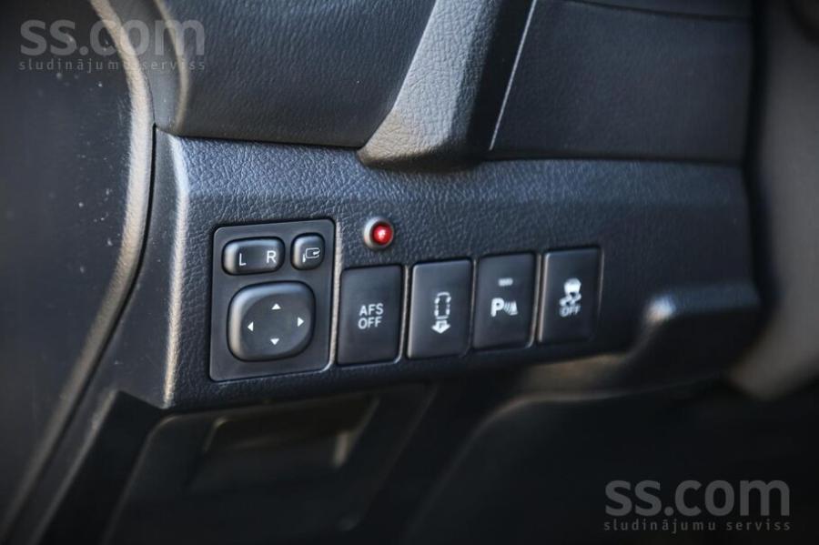 Brūns Toyota Auris 2015 Rīga, ar dzinēja tilpumu 1.60 L un nobraukumu 87 tūkst. km par 8495 €, foto 18 vietnē AUTOMOTO.COM.LV