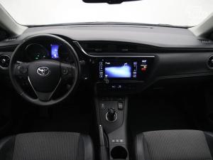 Brown Toyota Auris 2015 in Vilnius, with an engine capacity of 1.80 L and mileage of 149 thousand km for 12199 €, photo 3 on AUTOMOTO.COM.LV