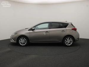 Brown Toyota Auris 2015 in Vilnius, with an engine capacity of 1.80 L and mileage of 149 thousand km for 12199 €, photo 7 on AUTOMOTO.COM.LV