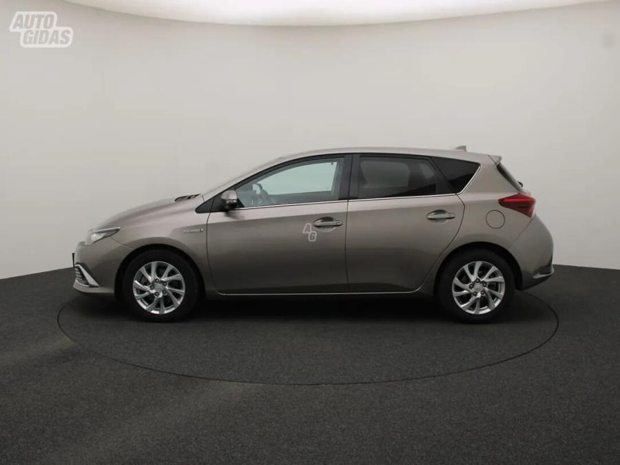 Brown Toyota Auris 2015 in Vilnius, with an engine capacity of 1.80 L and mileage of 149 thousand km for 12199 €, photo 7 on AUTOMOTO.COM.LV