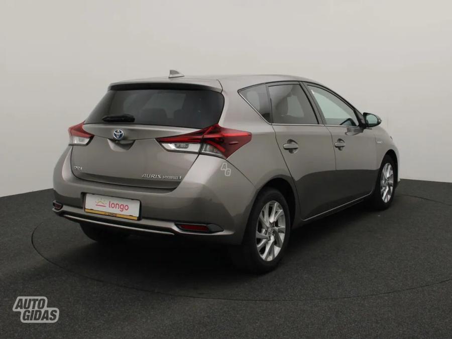 Brown Toyota Auris 2015 in Vilnius, with an engine capacity of 1.80 L and mileage of 149 thousand km for 12199 €, photo 9 on AUTOMOTO.COM.LV