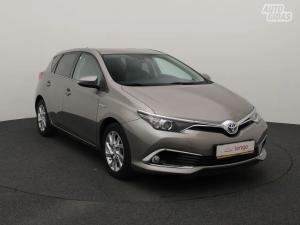 Brown Toyota Auris 2015 in Vilnius, with an engine capacity of 1.80 L and mileage of 149 thousand km for 12199 €, photo 11 on AUTOMOTO.COM.LV