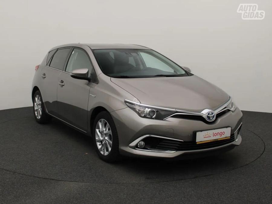Brown Toyota Auris 2015 in Vilnius, with an engine capacity of 1.80 L and mileage of 149 thousand km for 12199 €, photo 11 on AUTOMOTO.COM.LV