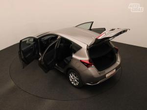 Brown Toyota Auris 2015 in Vilnius, with an engine capacity of 1.80 L and mileage of 149 thousand km for 12199 €, photo 14 on AUTOMOTO.COM.LV
