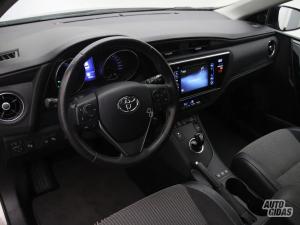 Brown Toyota Auris 2015 in Vilnius, with an engine capacity of 1.80 L and mileage of 149 thousand km for 12199 €, photo 17 on AUTOMOTO.COM.LV