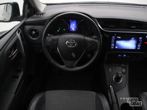 Brown Toyota Auris 2015 in Vilnius, with an engine capacity of 1.80 L and mileage of 149 thousand km for 12199 €, photo 18 on AUTOMOTO.COM.LV