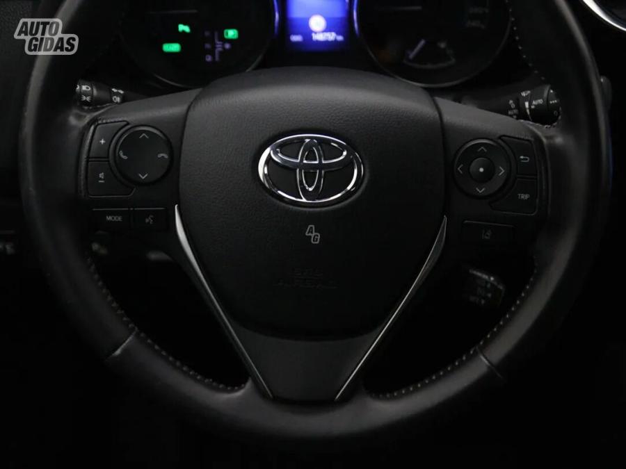 Brown Toyota Auris 2015 in Vilnius, with an engine capacity of 1.80 L and mileage of 149 thousand km for 12199 €, photo 19 on AUTOMOTO.COM.LV