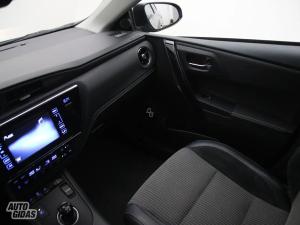 Brown Toyota Auris 2015 in Vilnius, with an engine capacity of 1.80 L and mileage of 149 thousand km for 12199 €, photo 22 on AUTOMOTO.COM.LV
