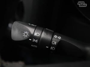 Brown Toyota Auris 2015 in Vilnius, with an engine capacity of 1.80 L and mileage of 149 thousand km for 12199 €, photo 28 on AUTOMOTO.COM.LV