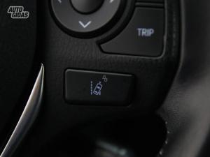 Brown Toyota Auris 2015 in Vilnius, with an engine capacity of 1.80 L and mileage of 149 thousand km for 12199 €, photo 31 on AUTOMOTO.COM.LV