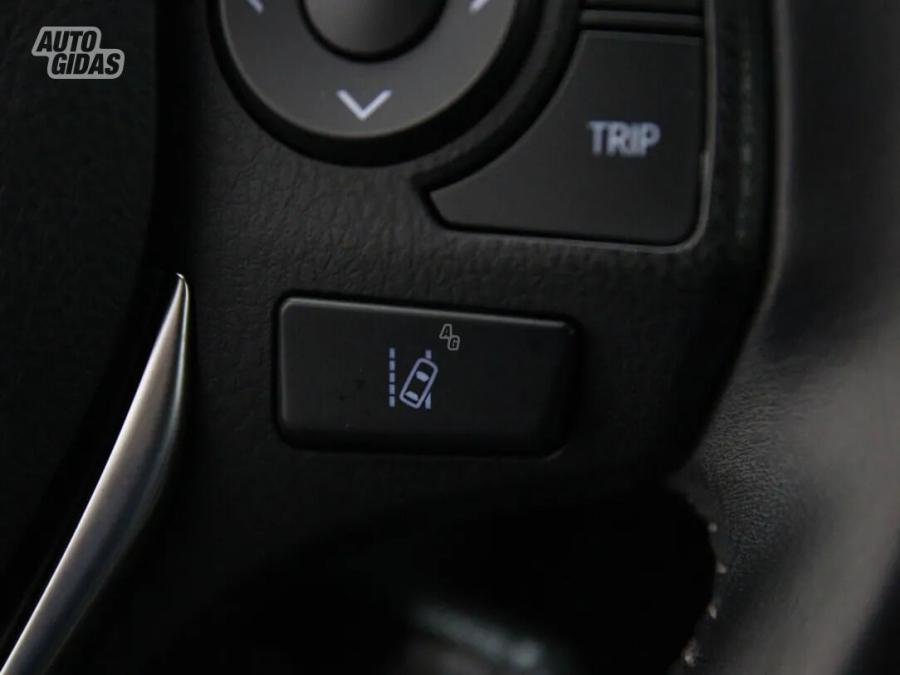 Brown Toyota Auris 2015 in Vilnius, with an engine capacity of 1.80 L and mileage of 149 thousand km for 12199 €, photo 31 on AUTOMOTO.COM.LV