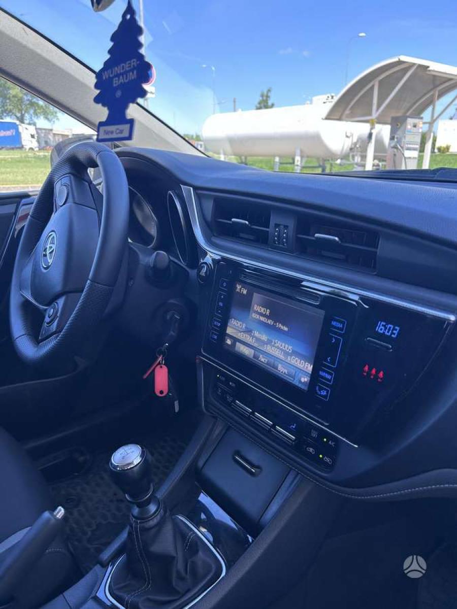 Brūns Toyota Auris 2015 Ukmergė, ar dzinēja tilpumu 1.60 L un nobraukumu 205 tūkst. km par 6999 €, foto 9 vietnē AUTOMOTO.COM.LV