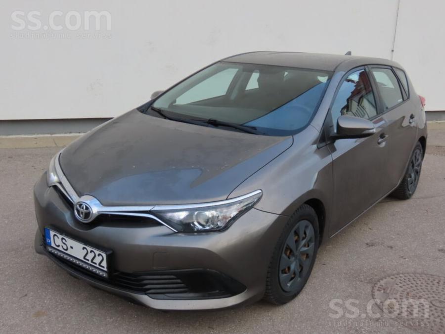 Brown Toyota Auris 2016 in Madona, with an engine capacity of 1.40 L and mileage of 308 thousand km for 5950 €, photo 2 on AUTOMOTO.COM.LV