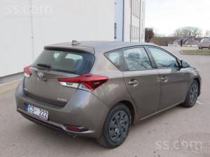 Brown Toyota Auris 2016 in Madona, with an engine capacity of 1.40 L and mileage of 308 thousand km for 5950 €, photo 5 on AUTOMOTO.COM.LV