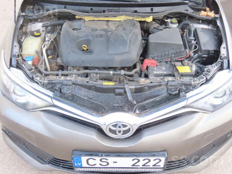 Brown Toyota Auris 2016 in Madona, with an engine capacity of 1.40 L and mileage of 308 thousand km for 5750 €, photo 7 on AUTOMOTO.COM.LV
