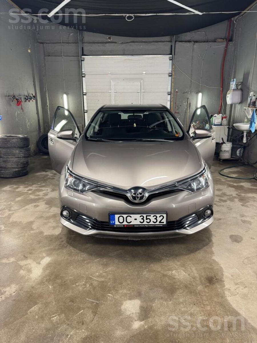 Brūns Toyota Auris 2016 Rīga, ar dzinēja tilpumu 1.60 L un nobraukumu 154 tūkst. km par 8400 €, foto 1 vietnē AUTOMOTO.COM.LV