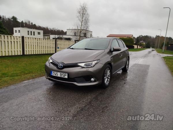 Brūns Toyota Auris 2016 Tallina, ar dzinēja tilpumu 1.80 L un nobraukumu 211 tūkst. km par 9500 €, foto 1 vietnē AUTOMOTO.COM.LV