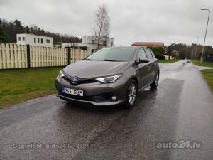 Brown Toyota Auris 2016 in Tallinn, with an engine capacity of 1.80 L and mileage of 211 thousand km for 9500 €, photo  on AUTOMOTO.COM.LV