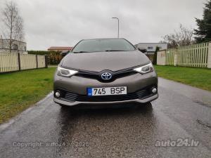 Brown Toyota Auris 2016 in Tallinn, with an engine capacity of 1.80 L and mileage of 211 thousand km for 9500 €, photo 4 on AUTOMOTO.COM.LV