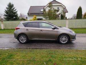 Brown Toyota Auris 2016 in Tallinn, with an engine capacity of 1.80 L and mileage of 211 thousand km for 9500 €, photo 5 on AUTOMOTO.COM.LV