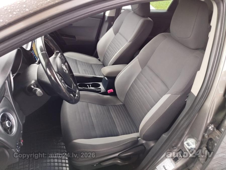 Brown Toyota Auris 2016 in Tallinn, with an engine capacity of 1.80 L and mileage of 211 thousand km for 9500 €, photo 14 on AUTOMOTO.COM.LV