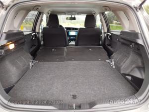 Brown Toyota Auris 2016 in Tallinn, with an engine capacity of 1.80 L and mileage of 211 thousand km for 9500 €, photo 19 on AUTOMOTO.COM.LV
