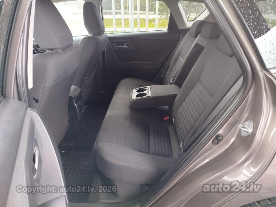 Brown Toyota Auris 2016 in Tallinn, with an engine capacity of 1.80 L and mileage of 211 thousand km for 9500 €, photo 20 on AUTOMOTO.COM.LV
