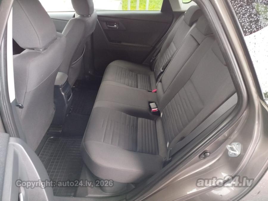 Brown Toyota Auris 2016 in Tallinn, with an engine capacity of 1.80 L and mileage of 211 thousand km for 9500 €, photo 21 on AUTOMOTO.COM.LV
