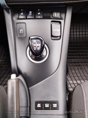 Brown Toyota Auris 2016 in Tallinn, with an engine capacity of 1.80 L and mileage of 211 thousand km for 9500 €, photo 27 on AUTOMOTO.COM.LV