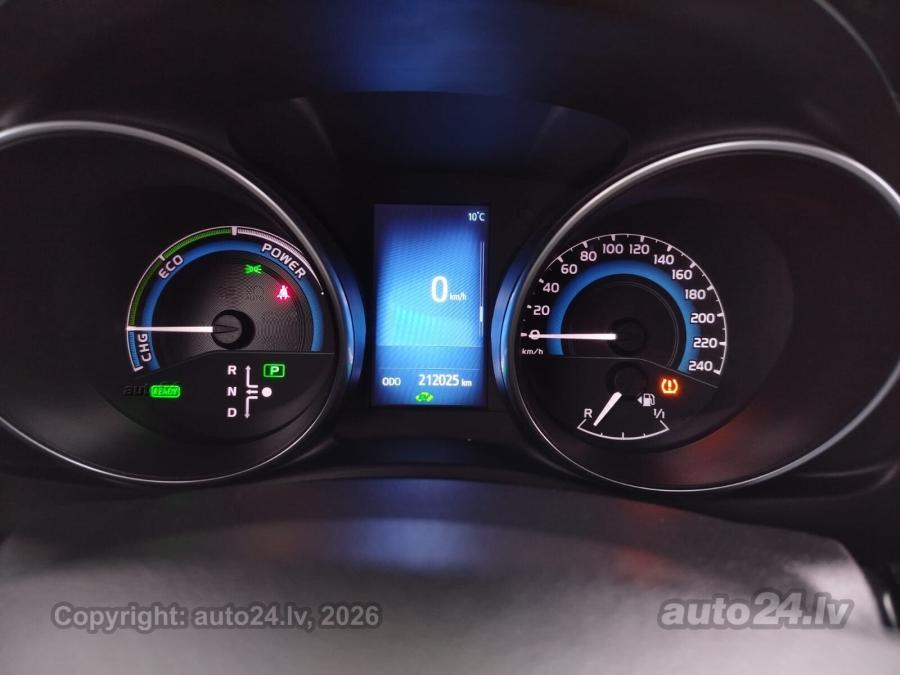Brown Toyota Auris 2016 in Tallinn, with an engine capacity of 1.80 L and mileage of 211 thousand km for 9500 €, photo 30 on AUTOMOTO.COM.LV