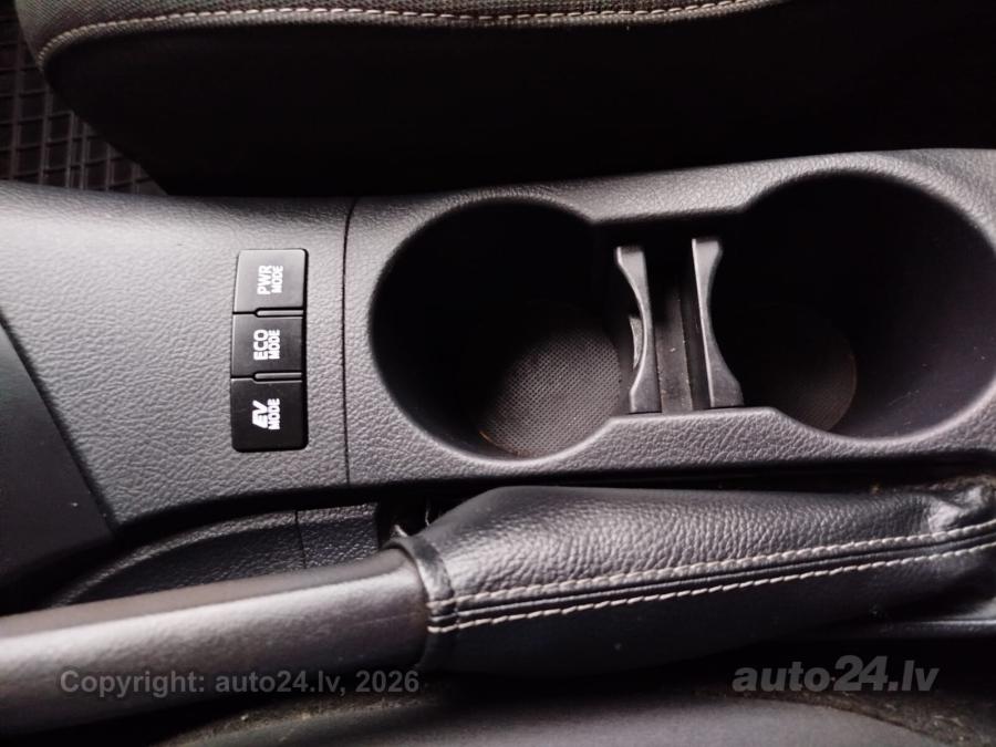 Brown Toyota Auris 2016 in Tallinn, with an engine capacity of 1.80 L and mileage of 211 thousand km for 9500 €, photo 31 on AUTOMOTO.COM.LV