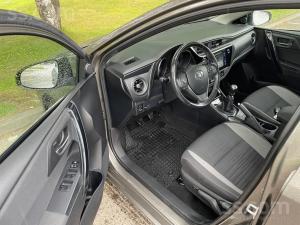 Brown Toyota Auris 2016 in Riga, with an engine capacity of 1.60 L and mileage of 89 thousand km for 8590 €, photo 14 on AUTOMOTO.COM.LV