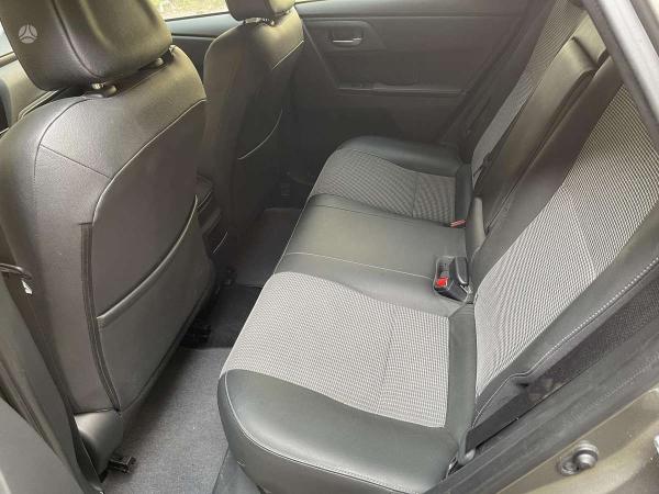 Brown Toyota Auris 2016 in Vilnius, with an engine capacity of 1.80 L and mileage of 62 thousand km for 14999 €, photo 10 on AUTOMOTO.COM.LV